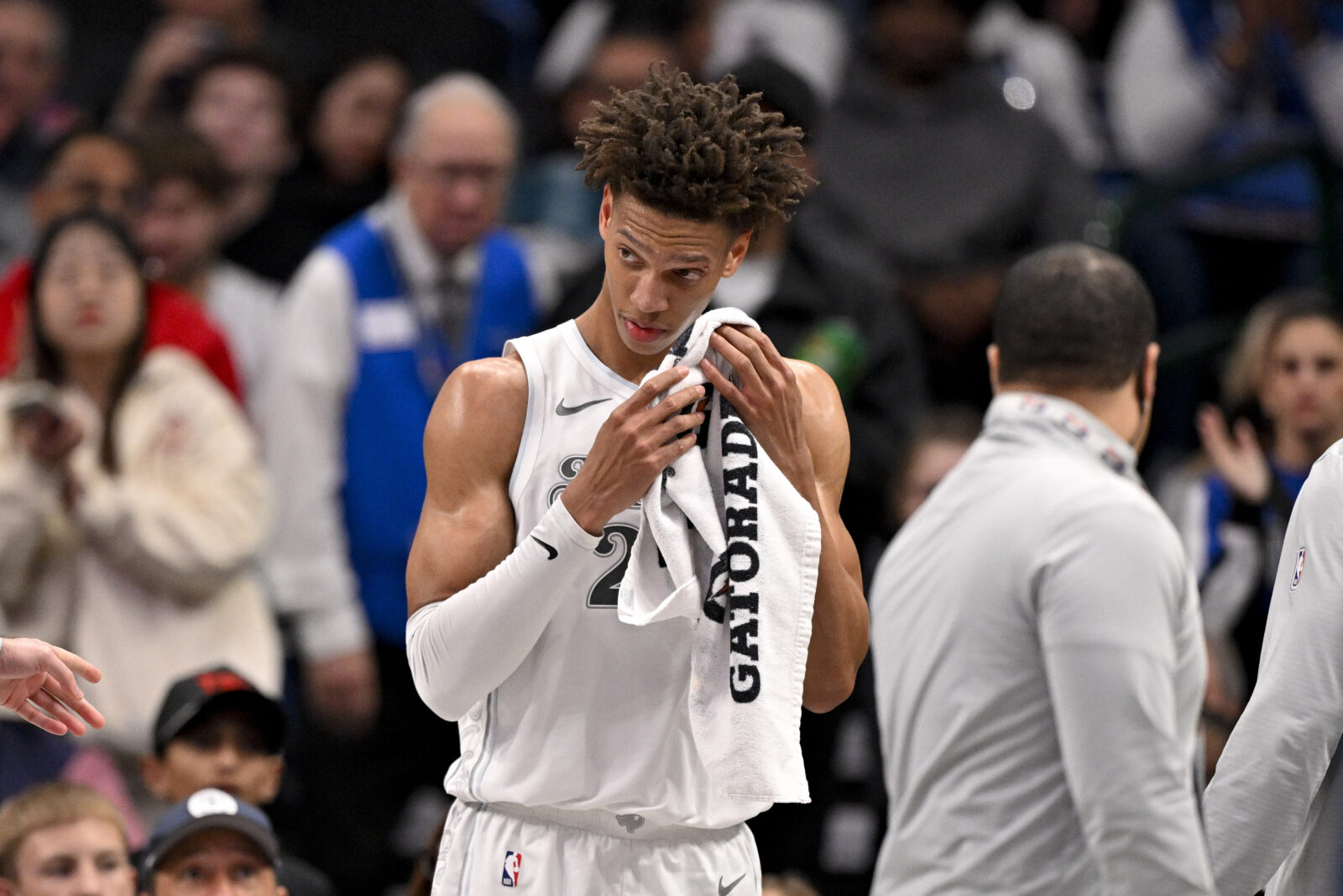 Report: Denver Nuggets add Kessler Edwards on an Exhibit 10 contract ...